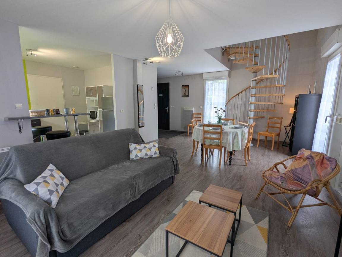 82 M² Landhaus ∙ 2 Schlafzimmer ∙ 4 Gäste - Angoulême