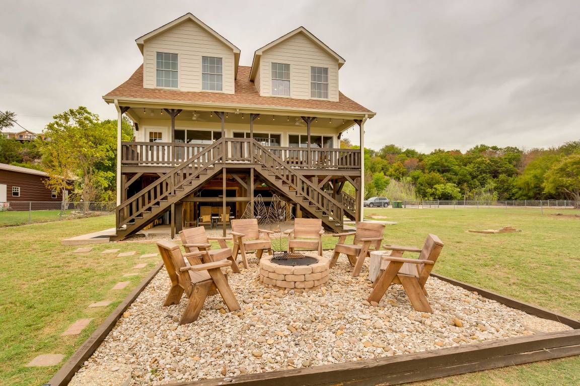 140 M² House ∙ 3 Bedrooms ∙ 9 Guests - Granbury, TX