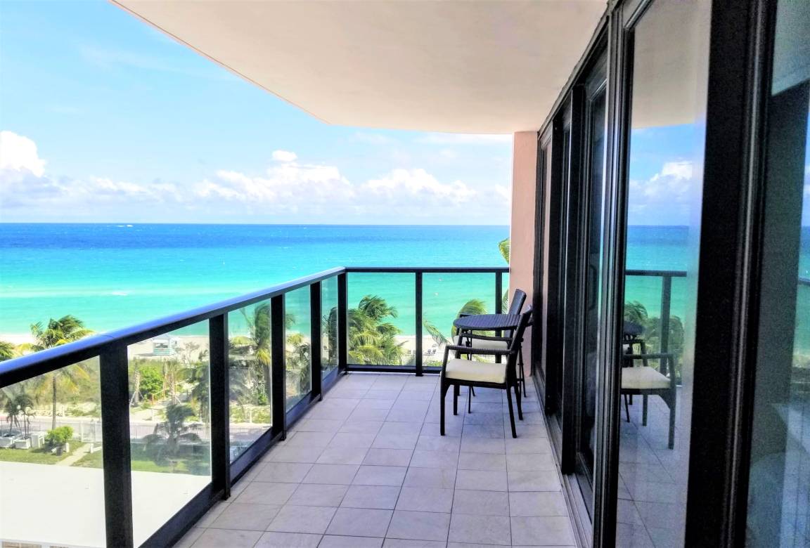 111 M² Huoneisto ∙ 4 Makuuhuonetta ∙ 9 Vierasta - Miami Beach