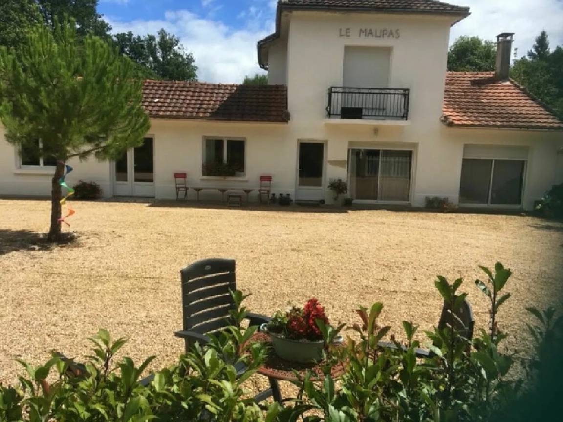 60 M² House ∙ 2 Bedrooms ∙ 2 Guests - Mareuil
