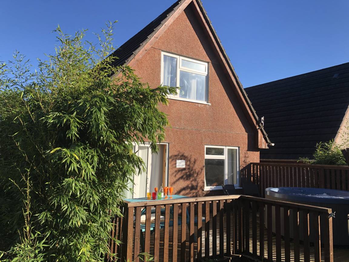 Cottage ∙ 4 Bedrooms ∙ 8 Guests - Plymouth