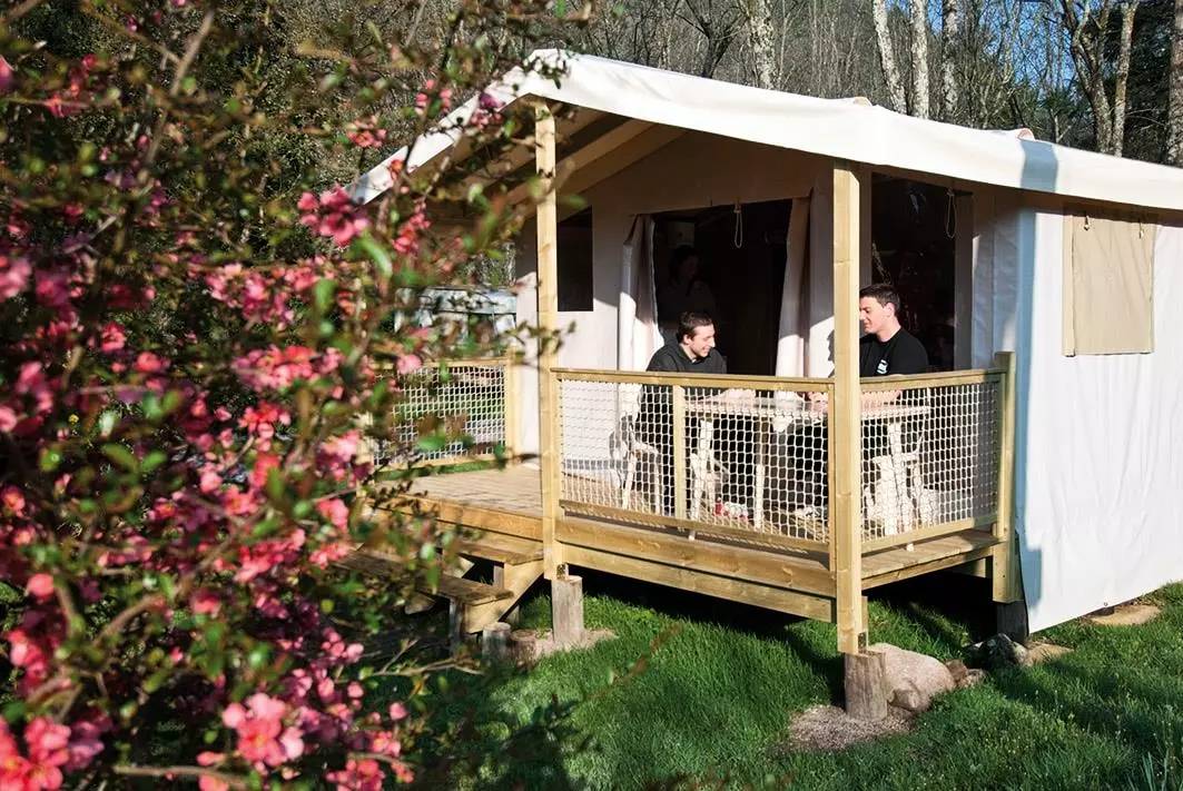 19 M² Mobil-home ∙ 2 Chambres ∙ 4 Personnes - Joyeuse