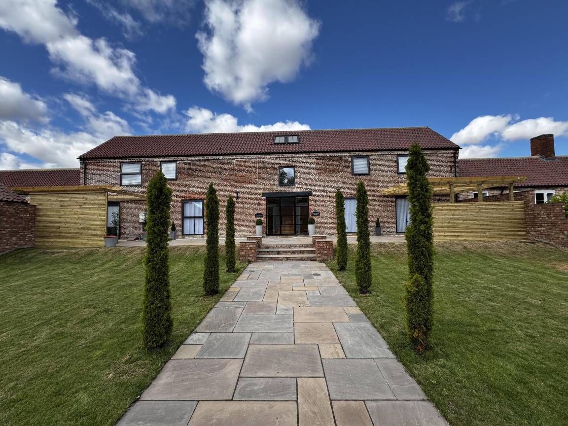 Cottage ∙ 4 Bedrooms ∙ 8 Guests - Driffield