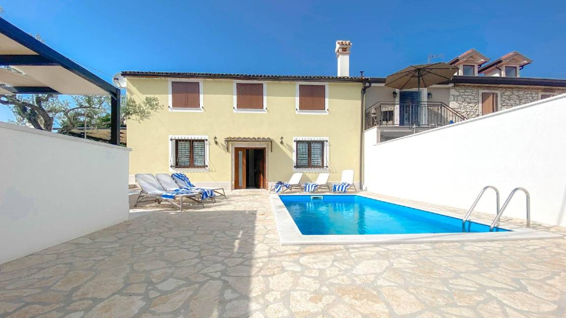 110 M² House ∙ 3 Bedrooms ∙ 6 Guests - Novigrad