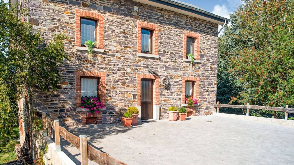 173 M² Ferienhaus ∙ 4 Schlafzimmer ∙ 8 Gäste - Vielsalm