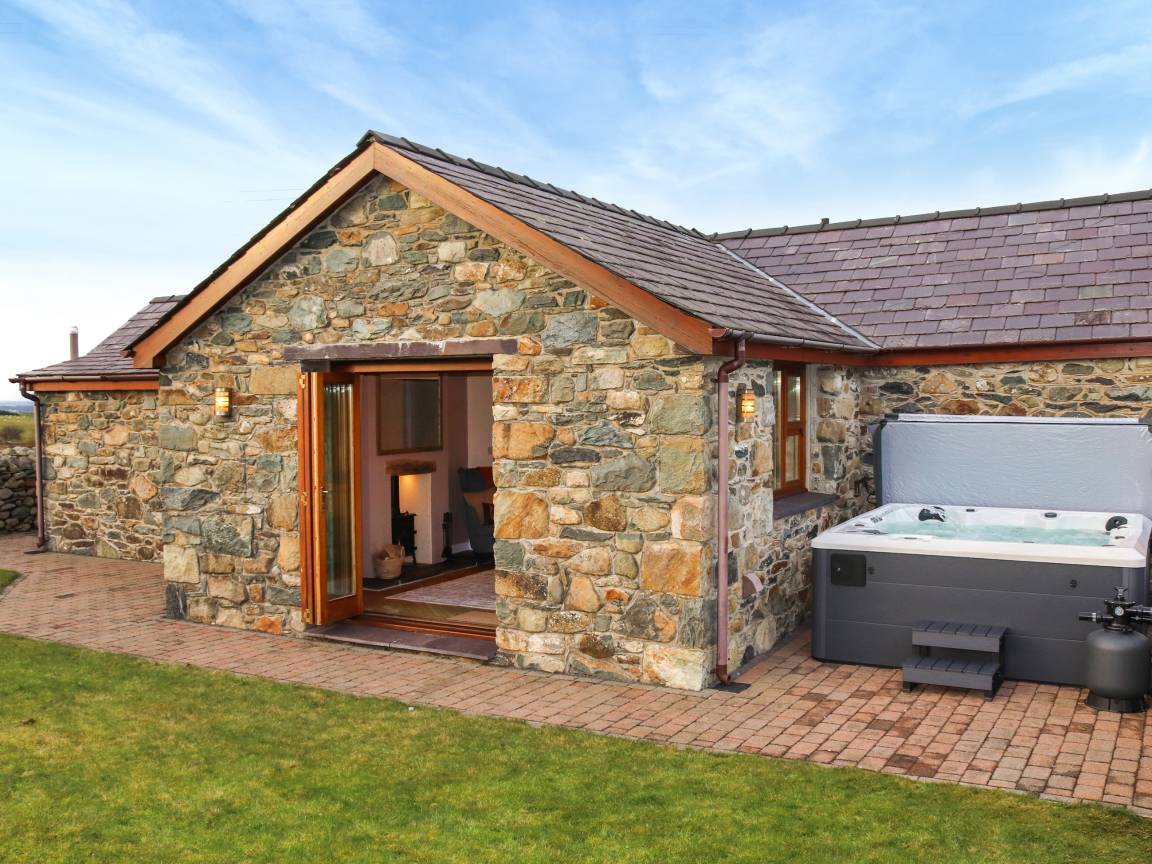 Cottage ∙ 2 Bedrooms ∙ 5 Guests - Anglesey