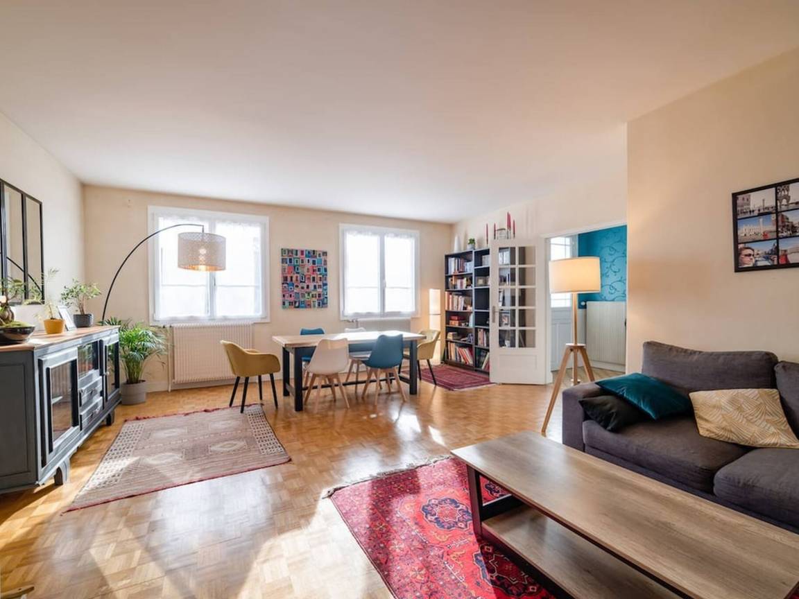 150 M² House ∙ 4 Bedrooms ∙ 10 Guests - Auxerre