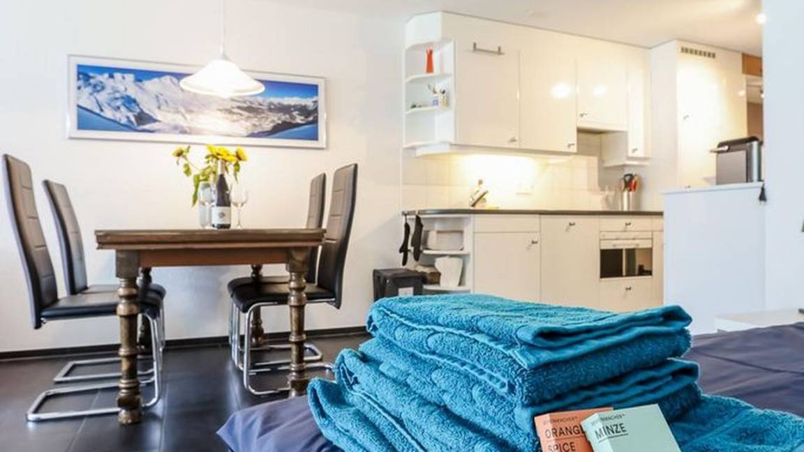 54 M² Ferienwohnung ∙ 1 Schlafzimmer ∙ 3 Gäste - Lenzerheide (Lai)