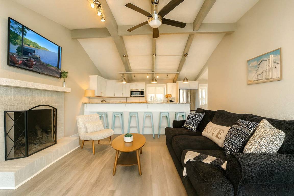 House ∙ 3 Bedrooms ∙ 10 Guests - Denver, NC