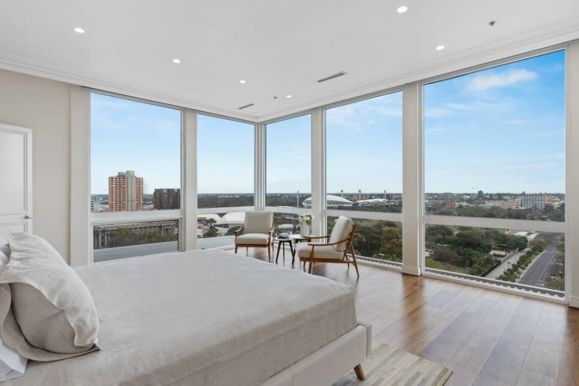 250 M² Apartment ∙ 2 Bedrooms ∙ 6 Guests - Adelaide