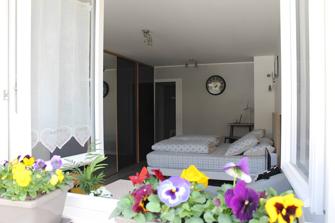 25 M² Studio Flat ∙ 1 Bedroom ∙ 2 Guests - Poligny