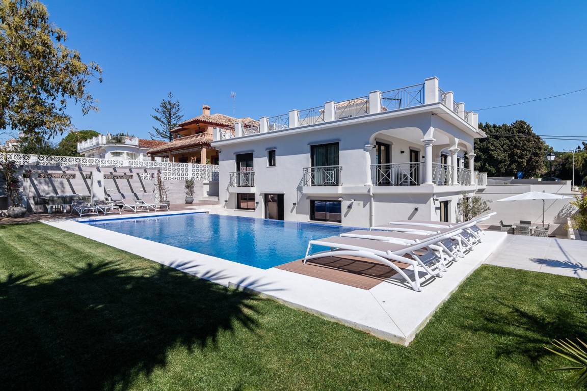 300 M² Villa ∙ 5 Chambres ∙ 12 Personnes - Marbella