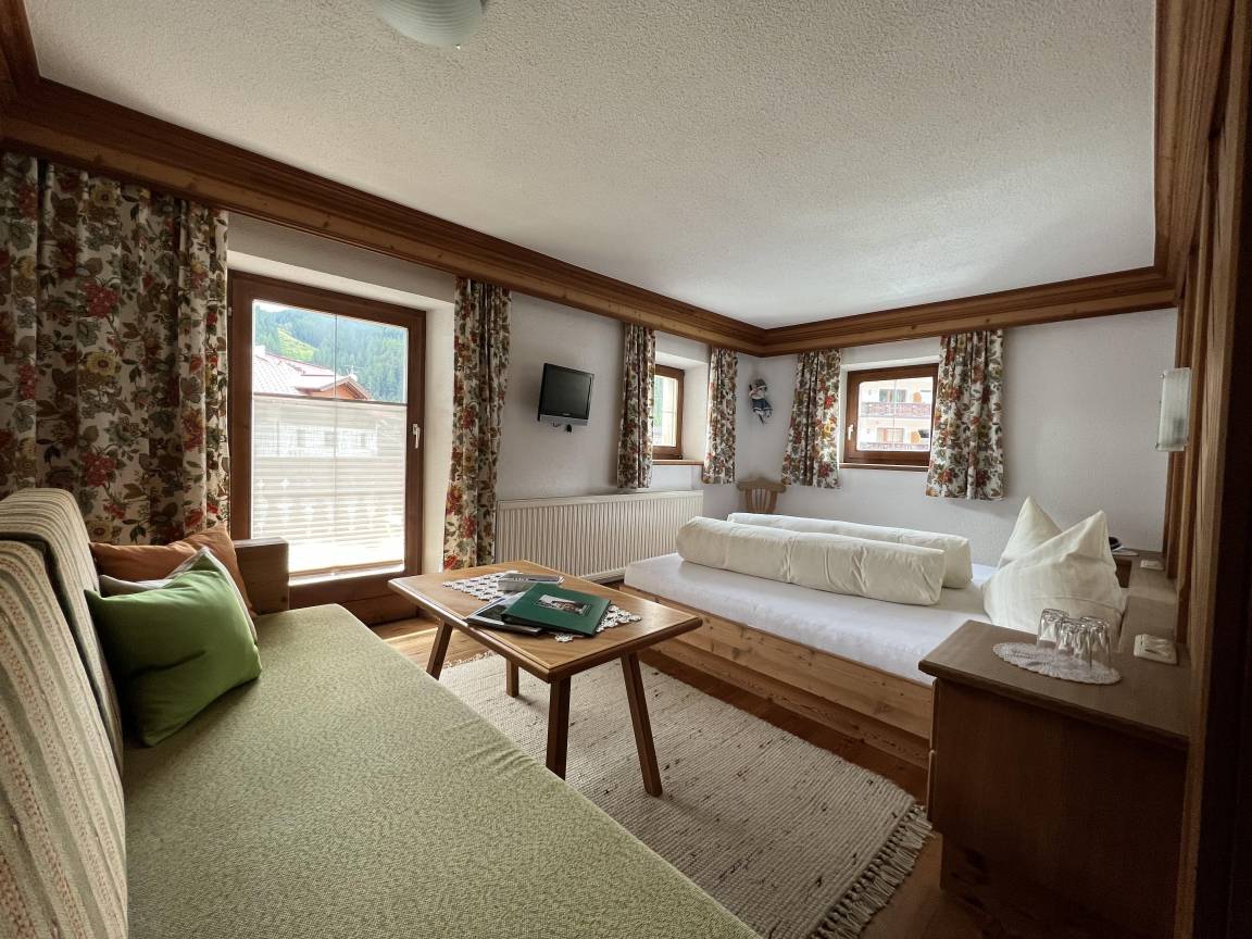 23 M² Hotel ∙ 1 Bedroom ∙ 3 Guests - Längenfeld