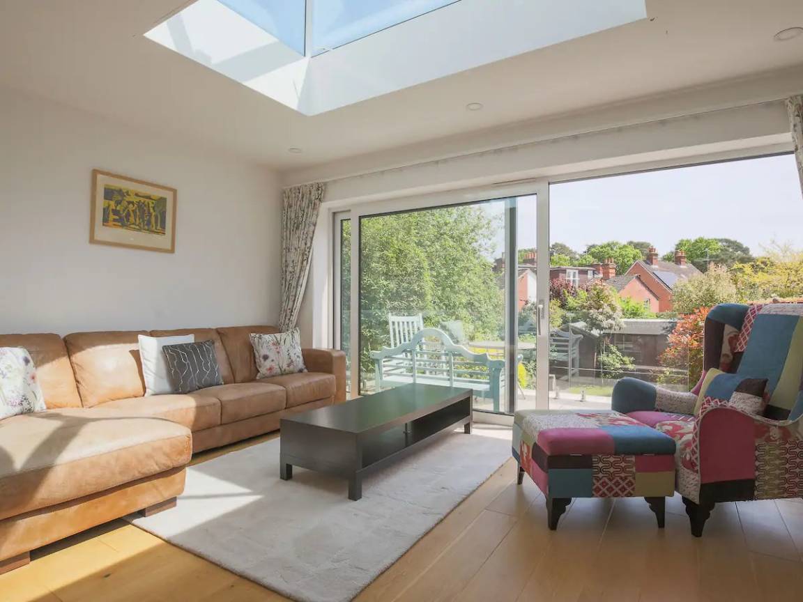 74 M² Apartment ∙ 2 Bedrooms ∙ 4 Guests - Bracknell