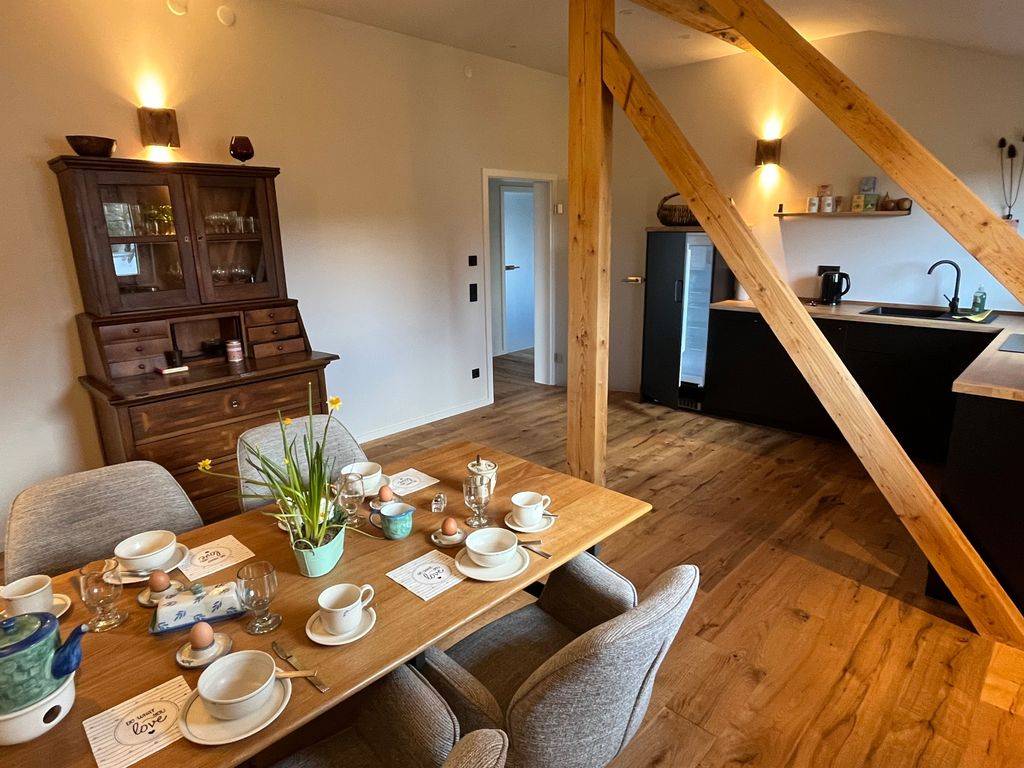 90 M² Ferienwohnung ∙ 1 Schlafzimmer ∙ 4 Gäste - Erbach