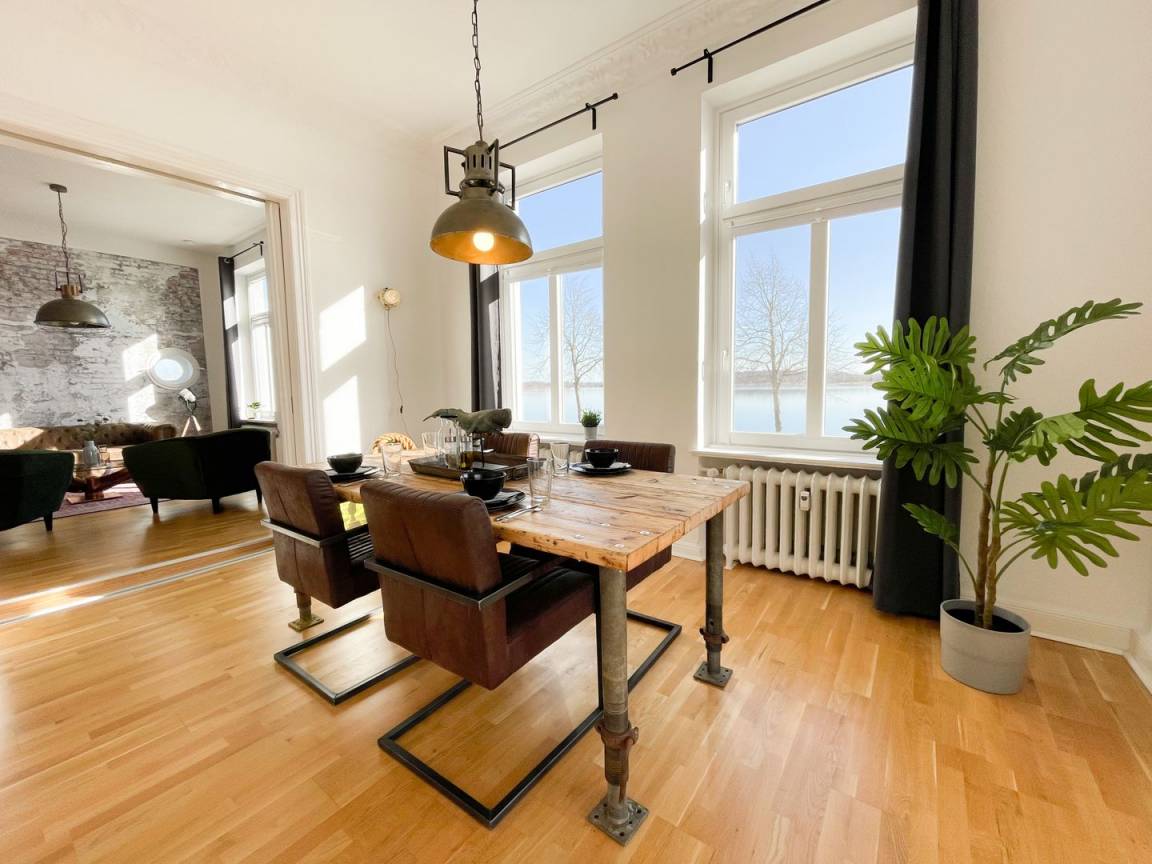 110 M² Apartment ∙ 2 Bedrooms ∙ 4 Guests - Schleswig