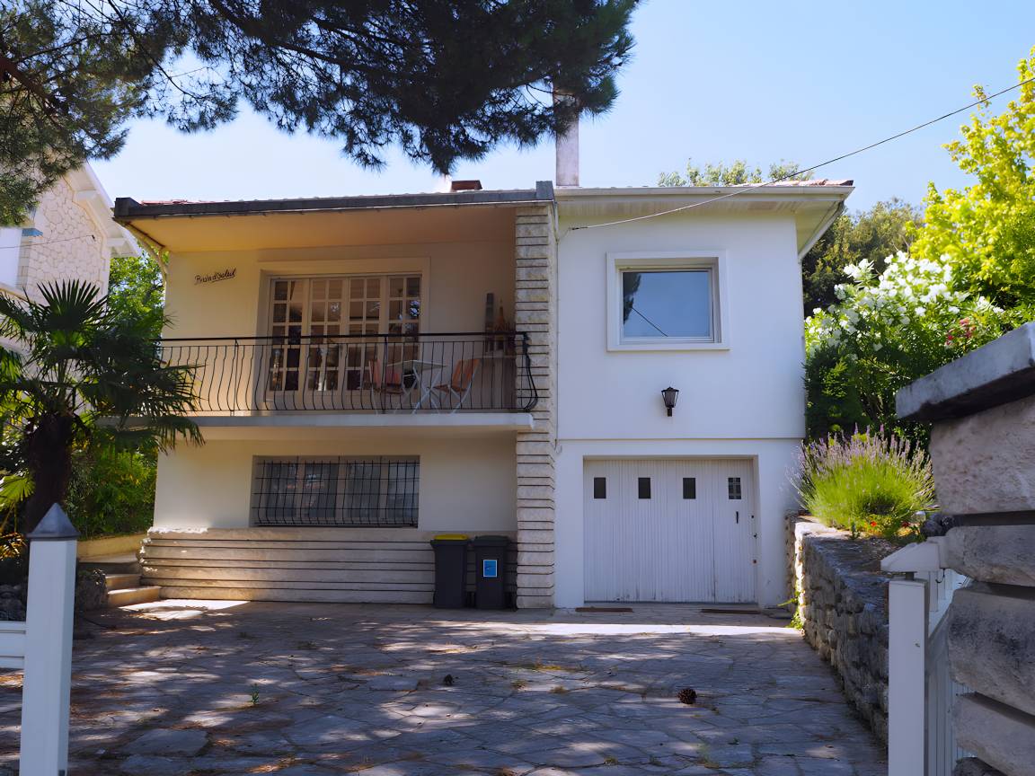 150 M² Maison De Vacances ∙ 3 Chambres ∙ 10 Personnes - Royan