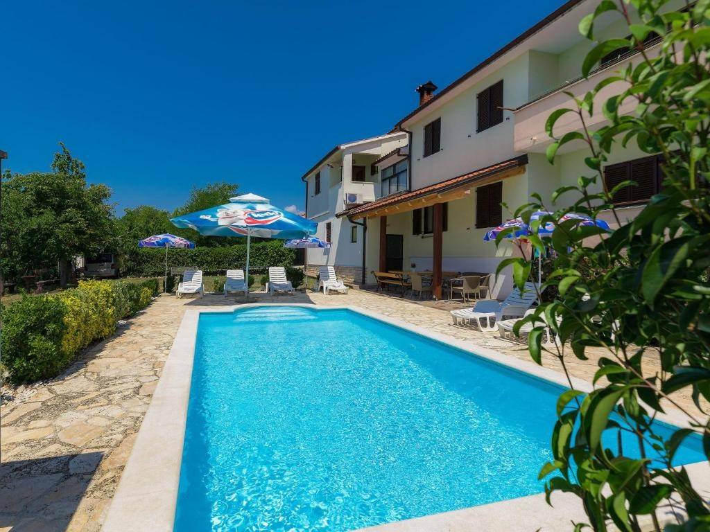 120 M² Apartment ∙ 3 Bedrooms ∙ 6 Guests - Funtana