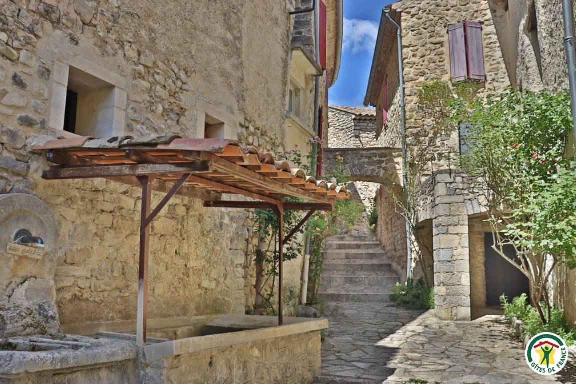 77 M² Gîte ∙ 3 Chambres ∙ 5 Personnes - Drôme