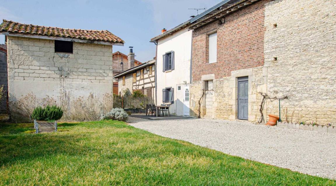 93 M² Gîte ∙ 3 Chambres ∙ 8 Personnes - Dolancourt