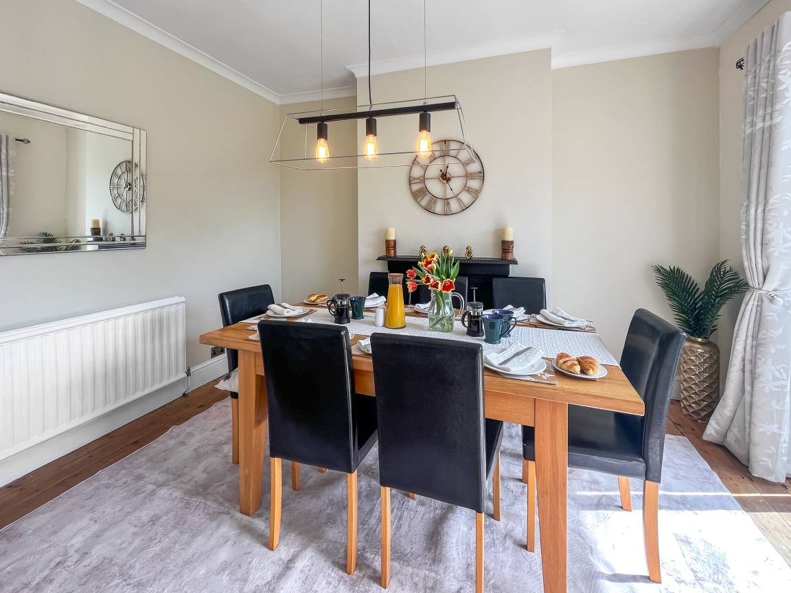 Cottage ∙ 4 Bedrooms ∙ 8 Guests - Deal