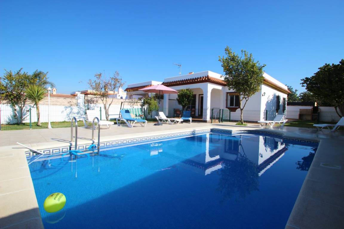 100 M² Huis ∙ 3 Slaapkamers ∙ 6 Gasten - Conil de la Frontera