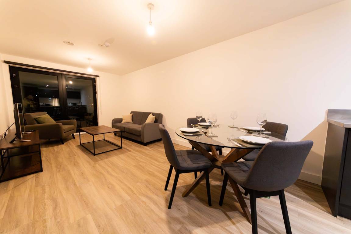 74 M² Apartment ∙ 2 Bedrooms ∙ 3 Guests - Goodison Park