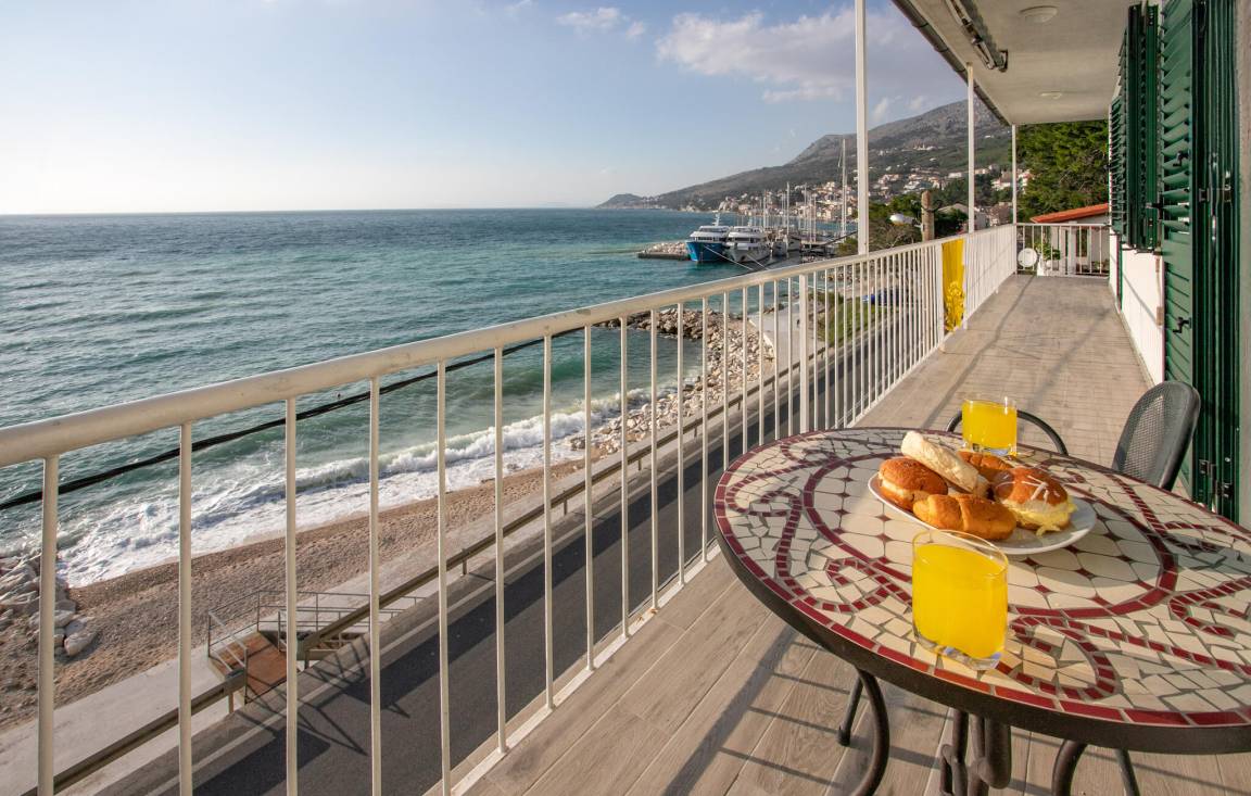 120 M² Apartment ∙ 3 Bedrooms ∙ 6 Guests - Supetar