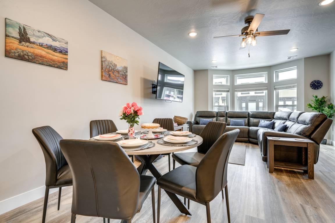 169 M² Apartamento ∙ 3 Habitaciones ∙ 10 Huéspedes - Cedar City, UT