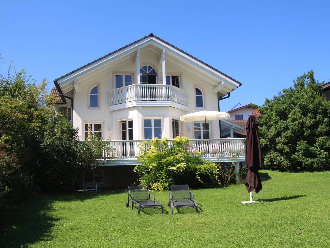 160 M² Ferienhaus ∙ 2 Schlafzimmer ∙ 4 Gäste - Chiemsee