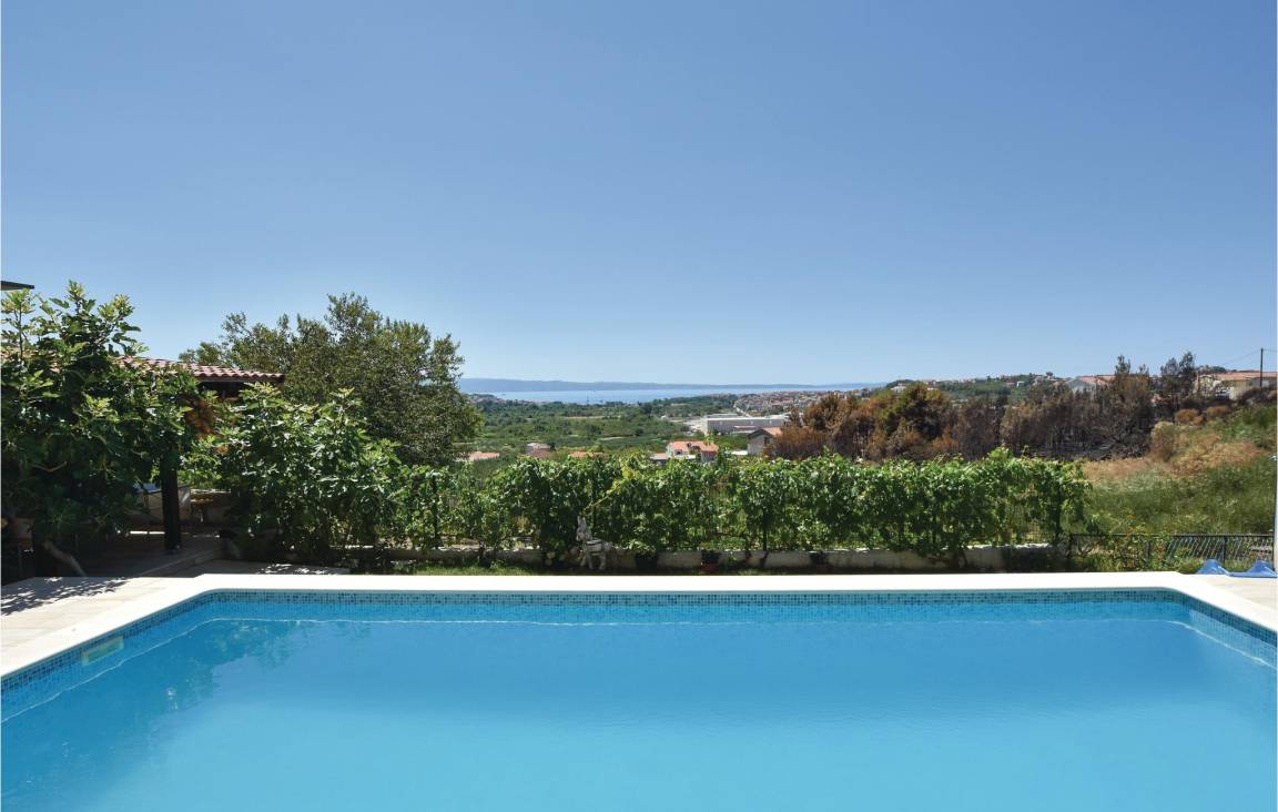 74 M² Ferienwohnung ∙ 2 Schlafzimmer ∙ 4 Gäste - Podstrana