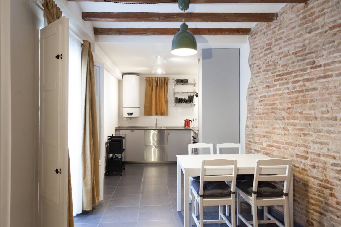 85 M² Apartamento ∙ 3 Habitaciones ∙ 5 Huéspedes - Barcelona