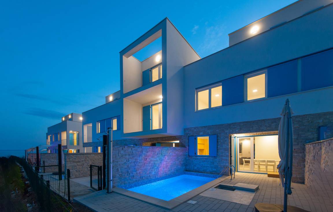 170 M² Maisonette ∙ 4 Bedrooms ∙ 8 Guests - Privlaka