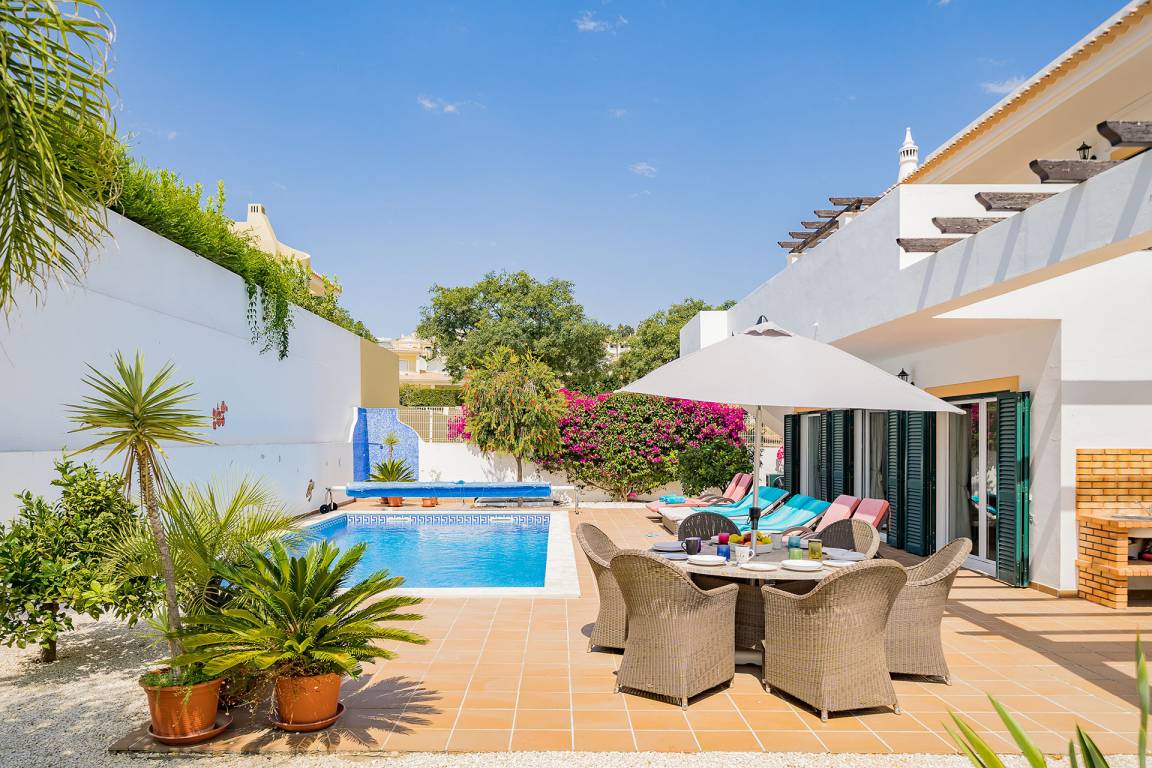 148 M² Villa ∙ 4 Bedrooms ∙ 8 Guests - Lagos