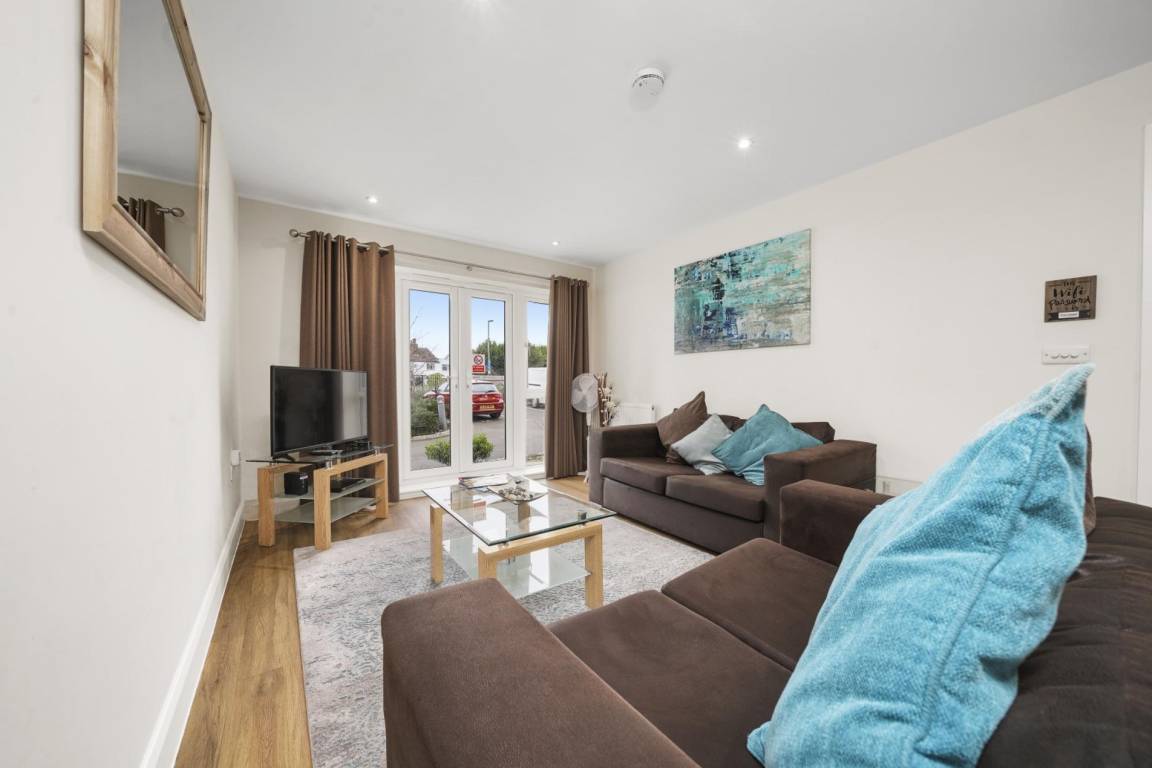 70 M² Apartment ∙ 2 Bedrooms ∙ 6 Guests - Hounslow