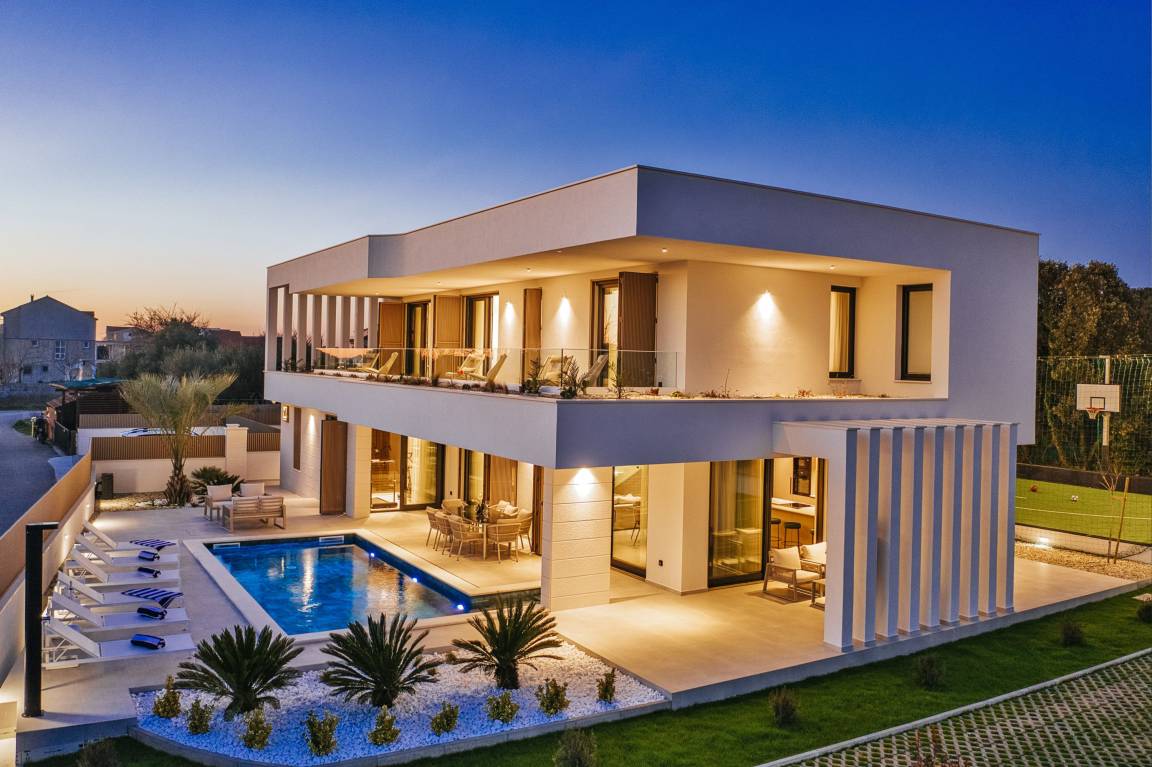 350 M² Villa ∙ 3 Bedrooms ∙ 6 Guests - Zadar