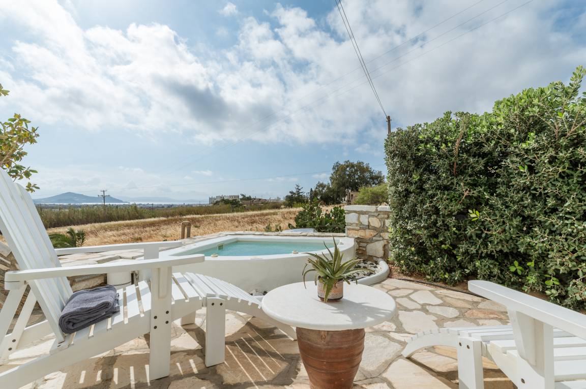 102 M² Villa ∙ 2 Bedrooms ∙ 6 Guests - Naxos