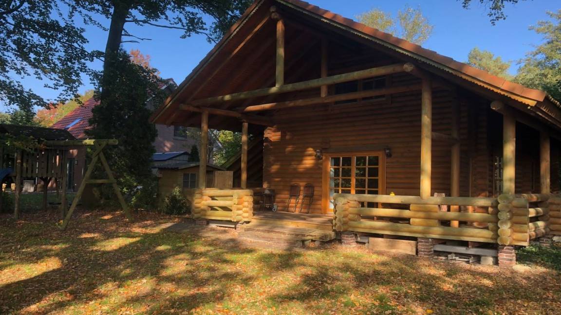 100 M² Ferienhaus ∙ 2 Schlafzimmer ∙ 5 Gäste - Rastede