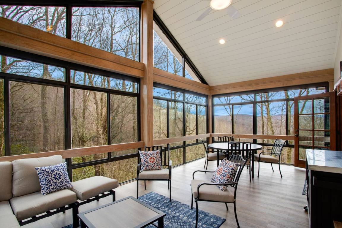 176 M² Cabin ∙ 2 Bedrooms ∙ 11 Guests - Boone, NC