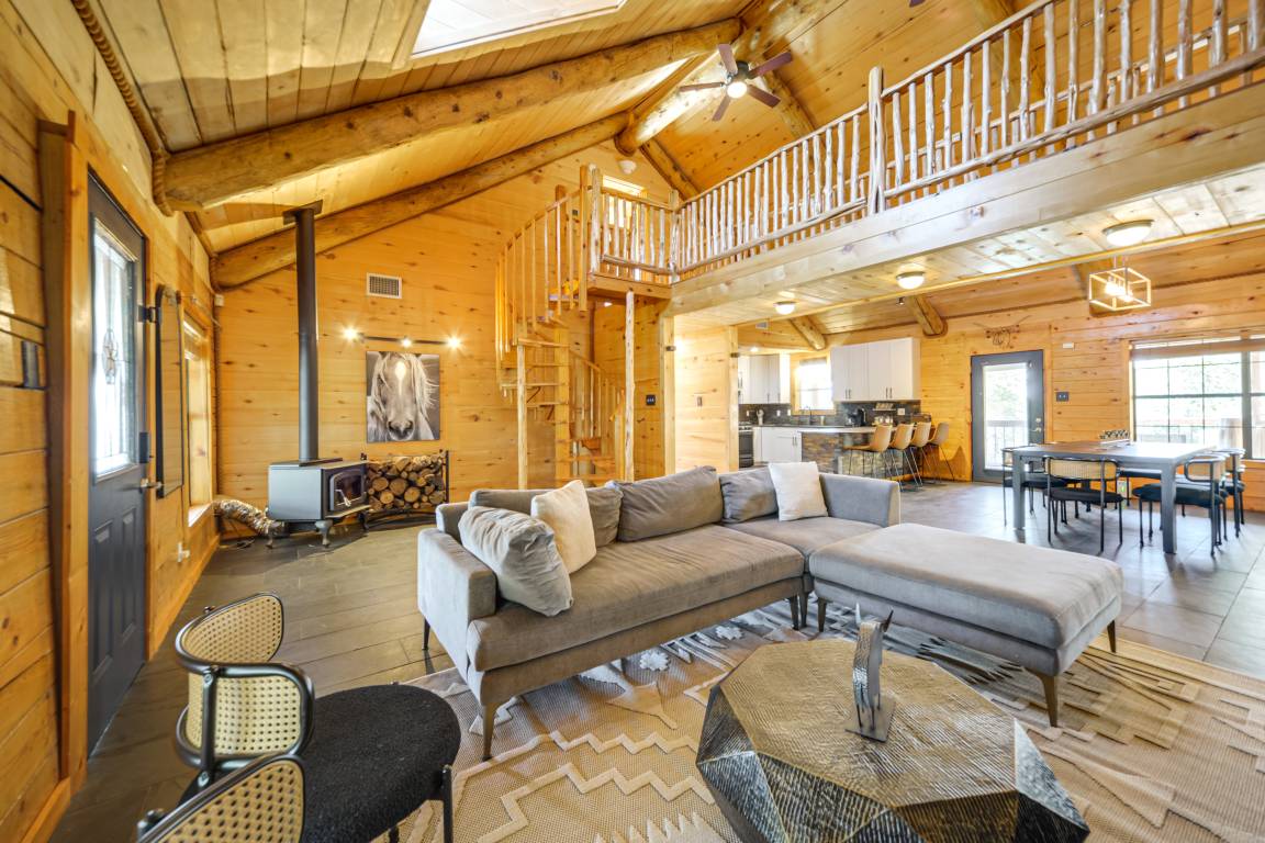 213 M² House ∙ 4 Bedrooms ∙ 14 Guests - Dripping Springs, TX