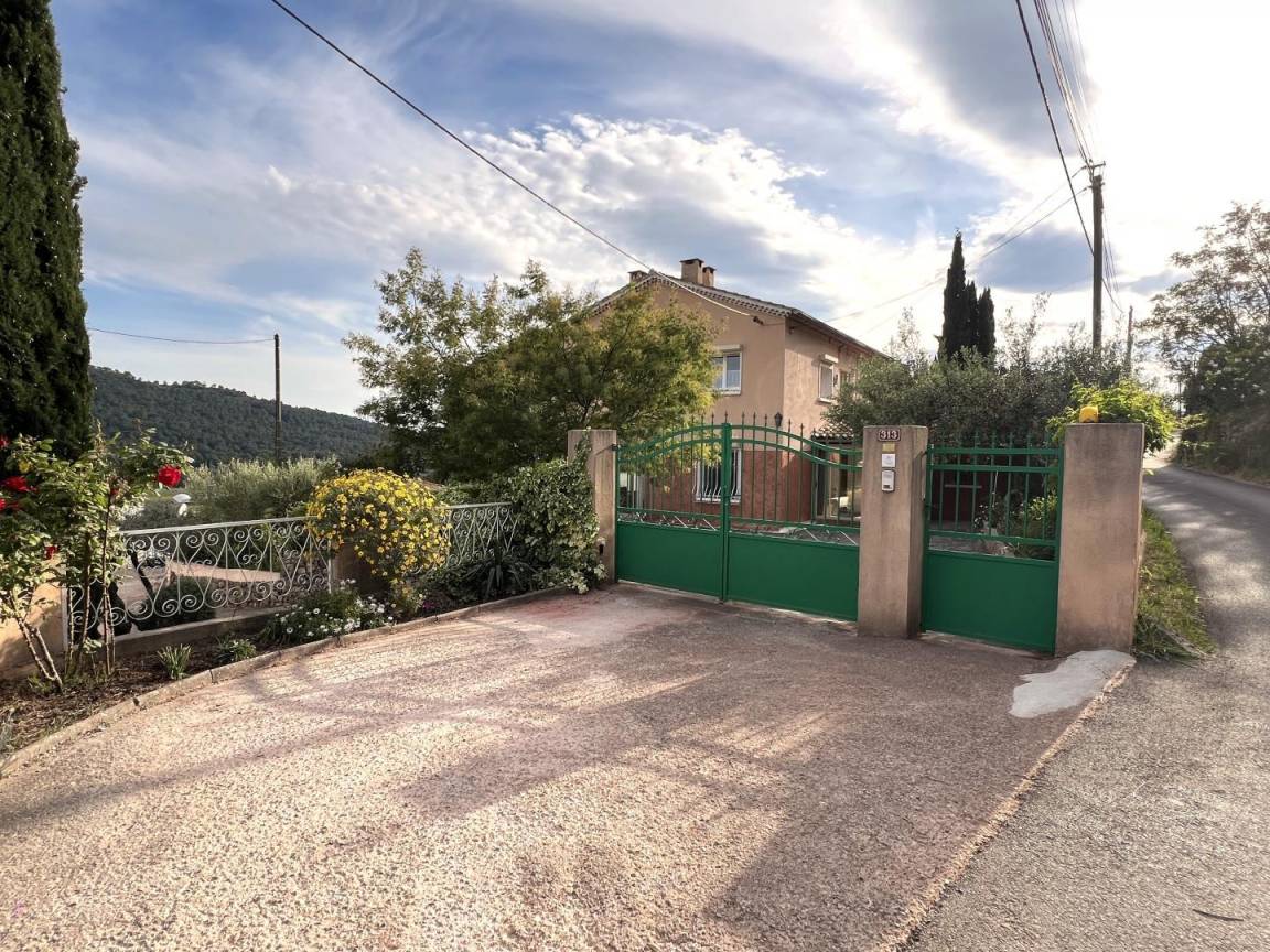 95 M² Gîte ∙ 2 Chambres ∙ 4 Personnes - La Londe-les-Maures