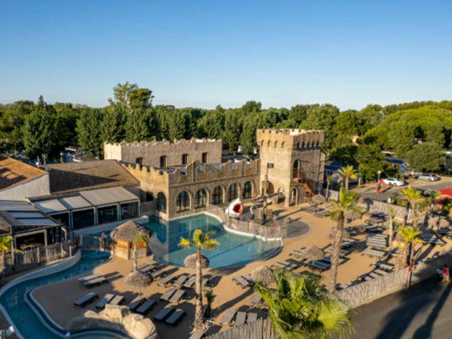 27 M² Caravan ∙ 2 Bedrooms ∙ 4 Guests - Vias