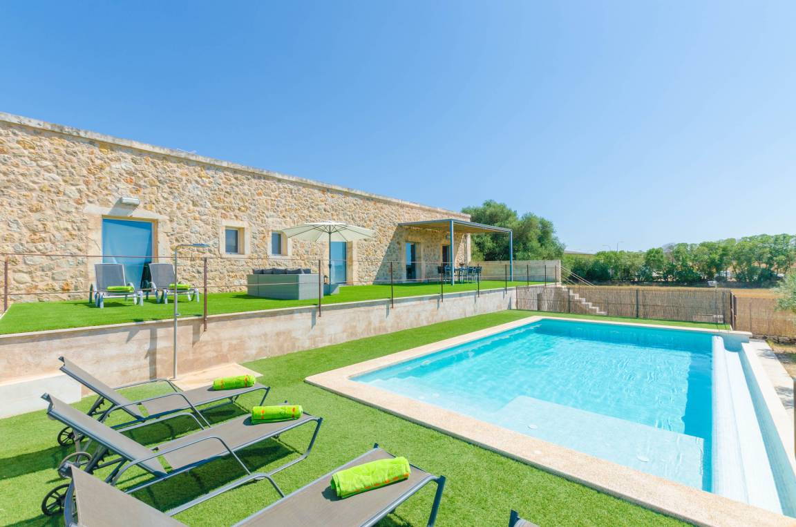 160 M² Villa ∙ 3 Bedrooms ∙ 6 Guests - Sineu