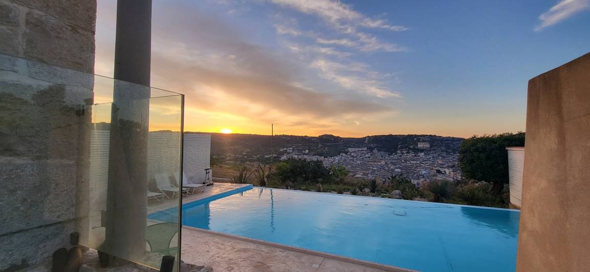 Farmhouse ∙ 4 Bedrooms ∙ 12 Guests - Sicily