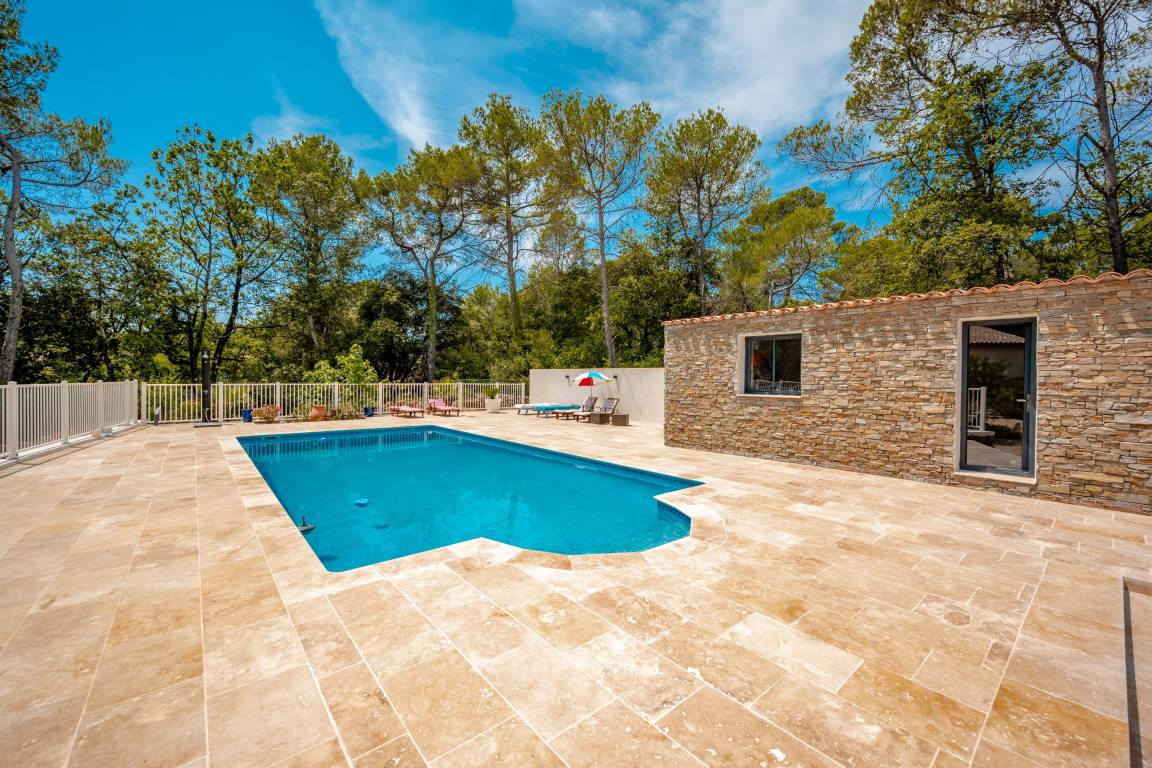 140 M² Maison De Vacances ∙ 4 Chambres ∙ 8 Personnes - Nans-les-Pins