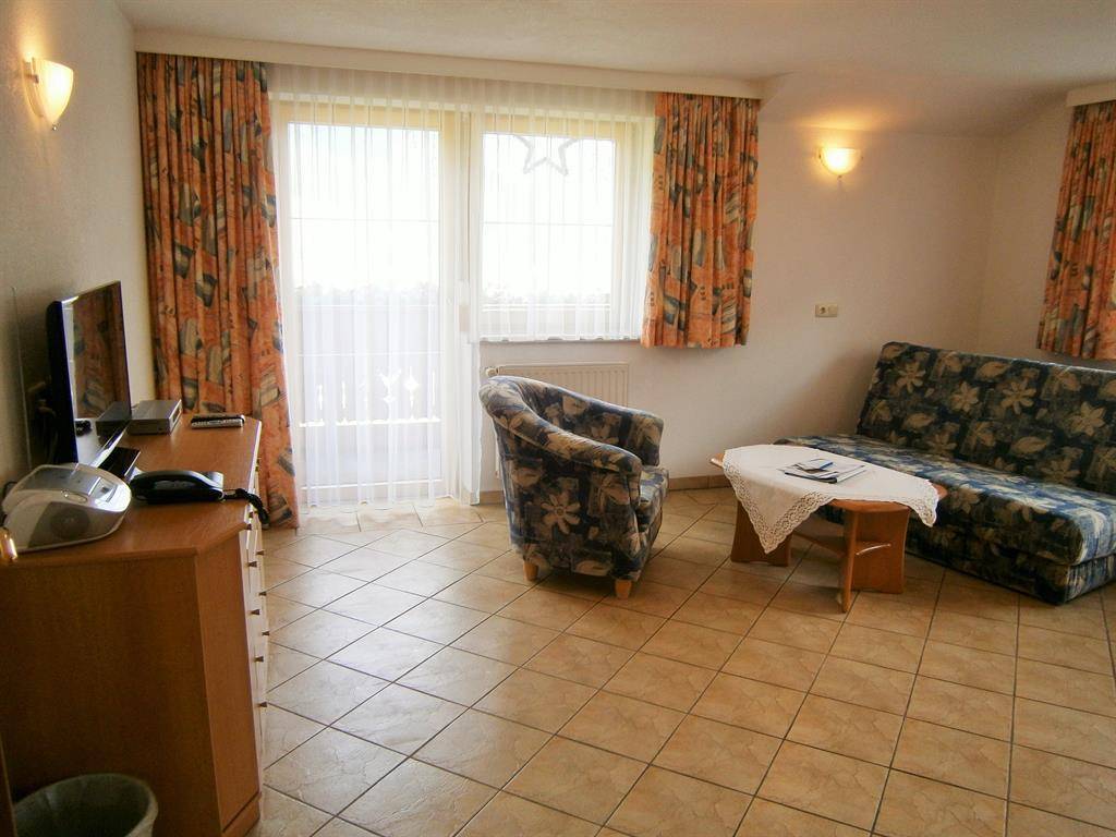 43 M² Ferienwohnung ∙ 1 Schlafzimmer ∙ 4 Gäste - Holzgau
