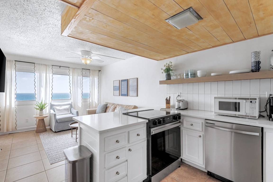 Apartment ∙ 2 Bedrooms ∙ 6 Guests - Rosemary Beach, FL