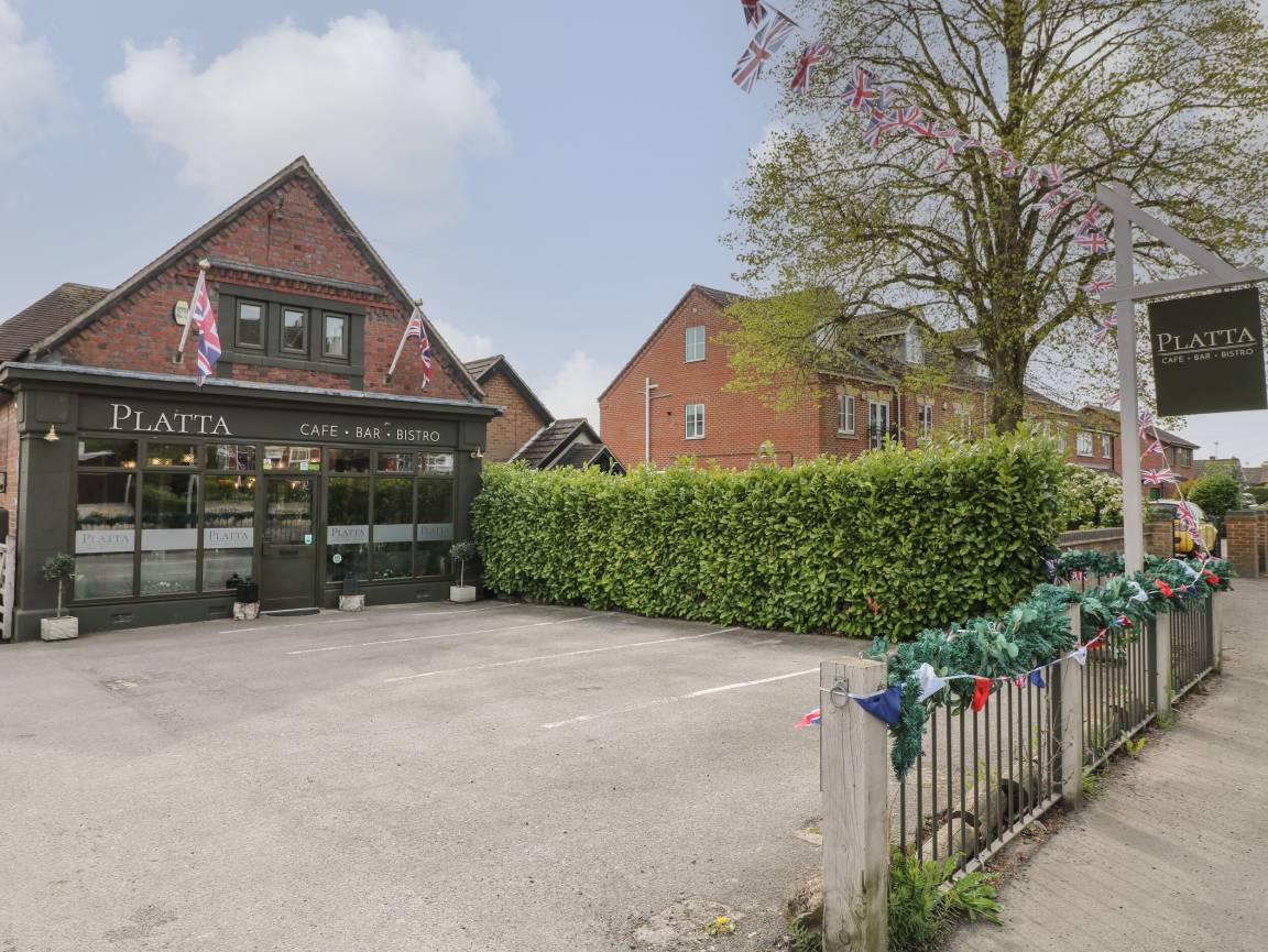 Cottage ∙ 2 Bedrooms ∙ 4 Guests - Derby, UK