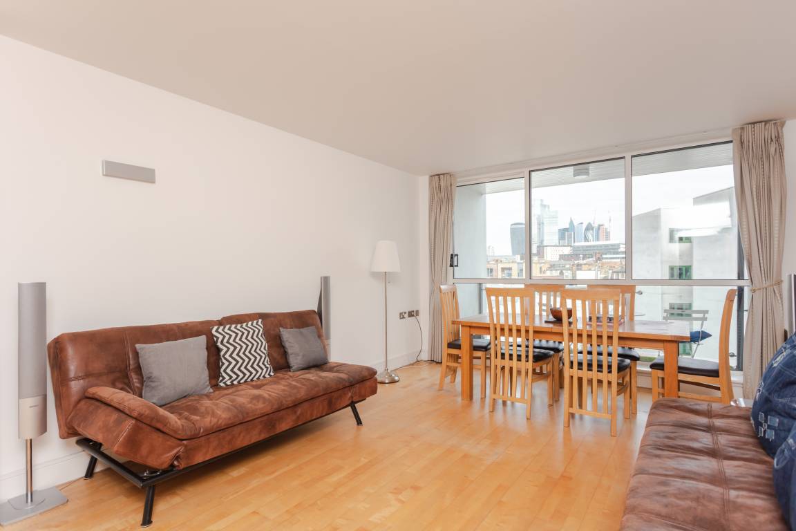 65 M² Ferienhaus ∙ 2 Schlafzimmer ∙ 6 Gäste - London