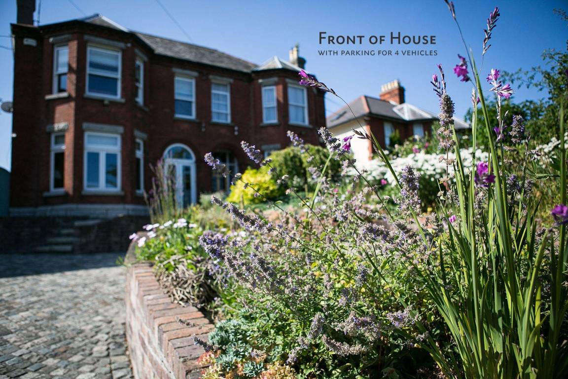 232 M² House ∙ 6 Bedrooms ∙ 15 Guests - Dublin